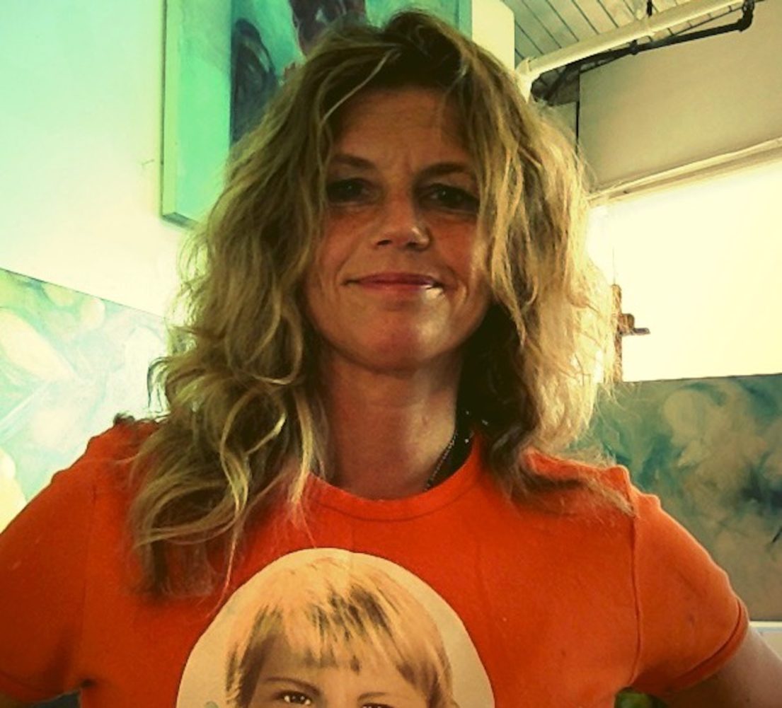 Artist Biography - Elizabeth Topham Visual Artist